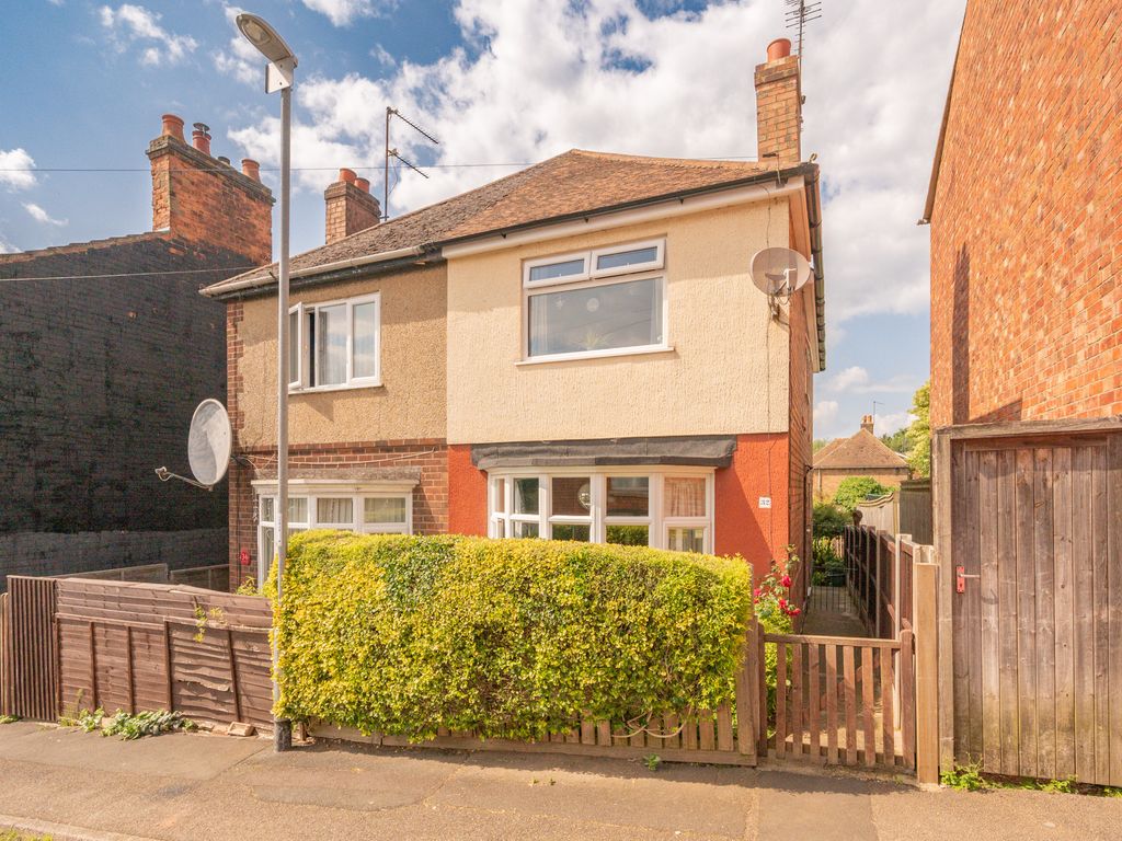 2 Bed Semi Detached House For Sale In Hill Street Kettering Nn16 £