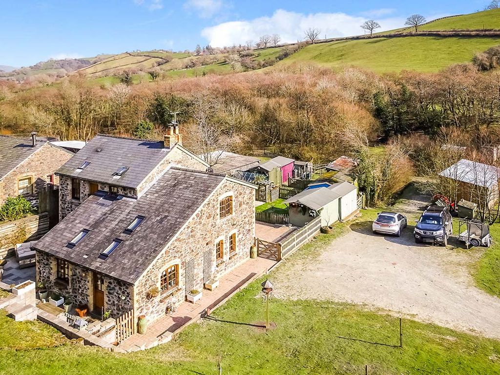 3 bed detached house for sale in Pen-Y-Garnedd, Llanrhaeadr Ym Mochnant ...