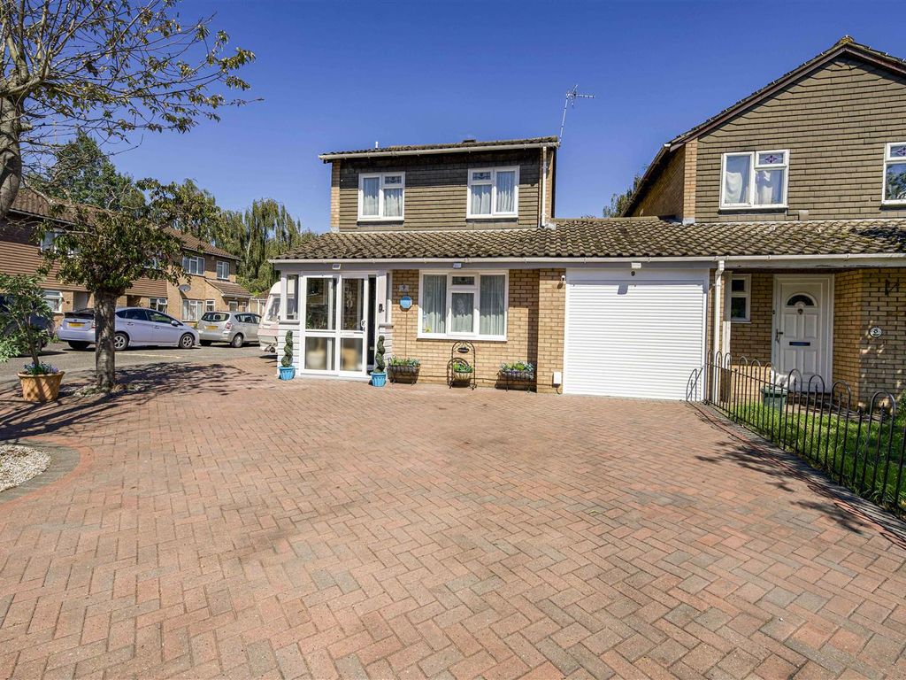 4 Bed Link Detached House For Sale In Ratcliffe Close Cowley Uxbridge