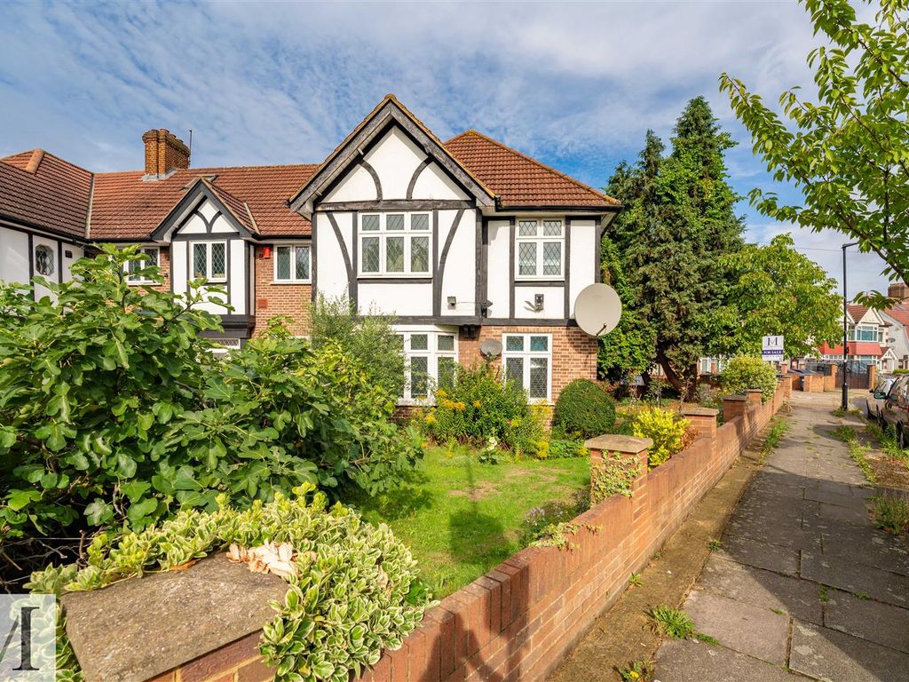4 Bed Semi Detached House For Sale In Greencroft Road Heston Hounslow