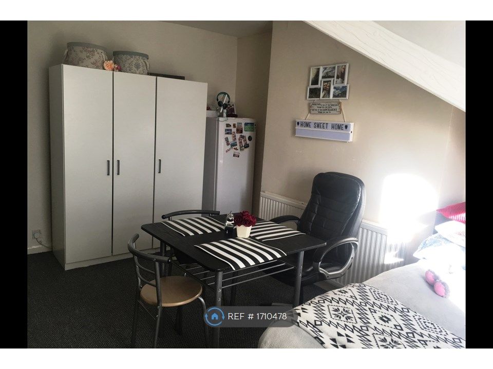 Studio to rent in Worcester Drive, Liverpool L13 - Zoopla