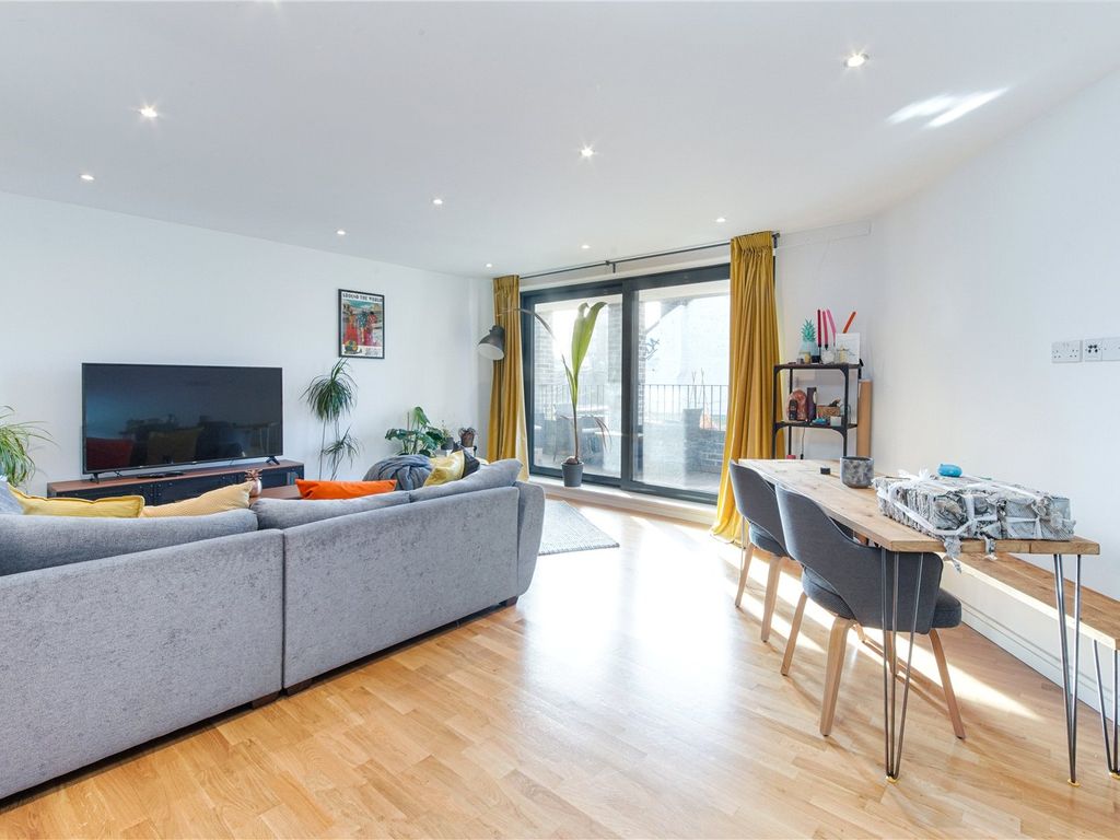 2 bed flat to rent in Prince Edward Road, Hackney Wick, London E9, £ ...