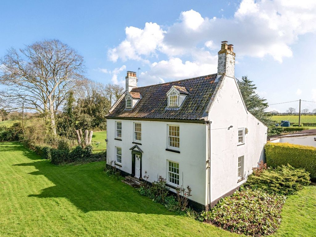 6 bed detached house for sale in Wendling Road, Longham, Norfolk NR19 ...
