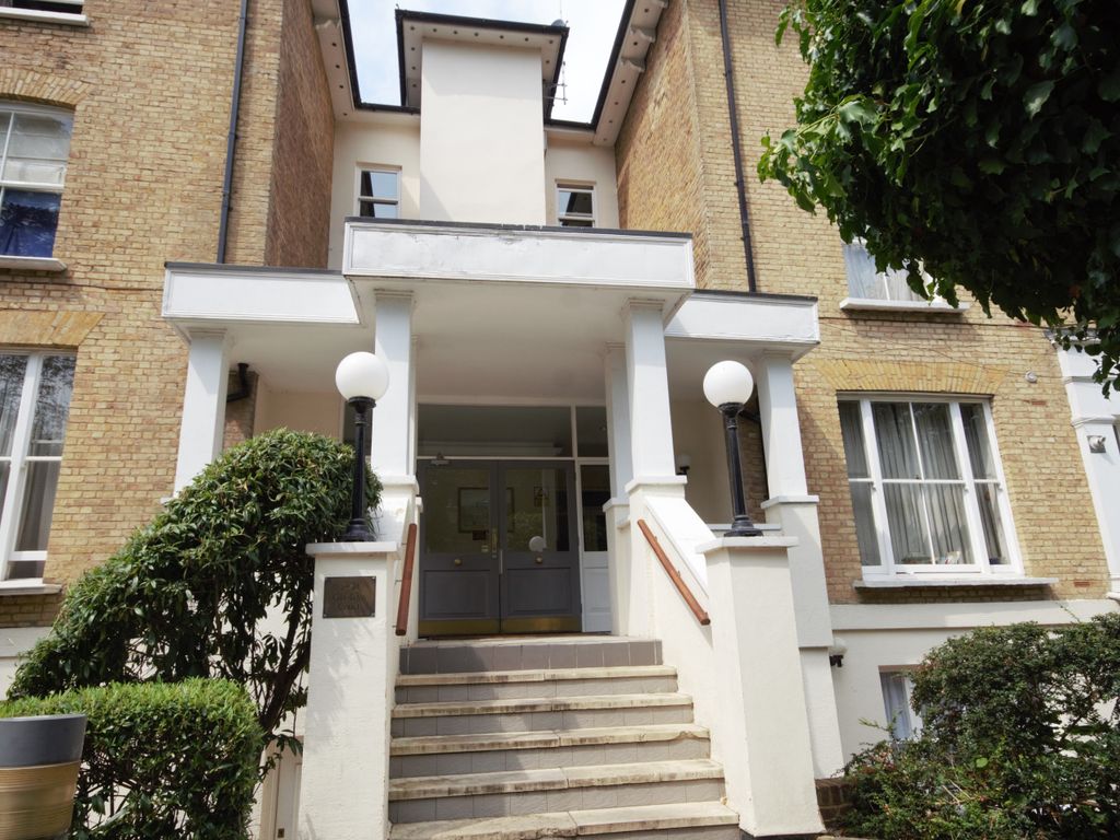 2 bed flat to rent in Roxeth Hill, Harrow, Middlesex HA2 - Zoopla