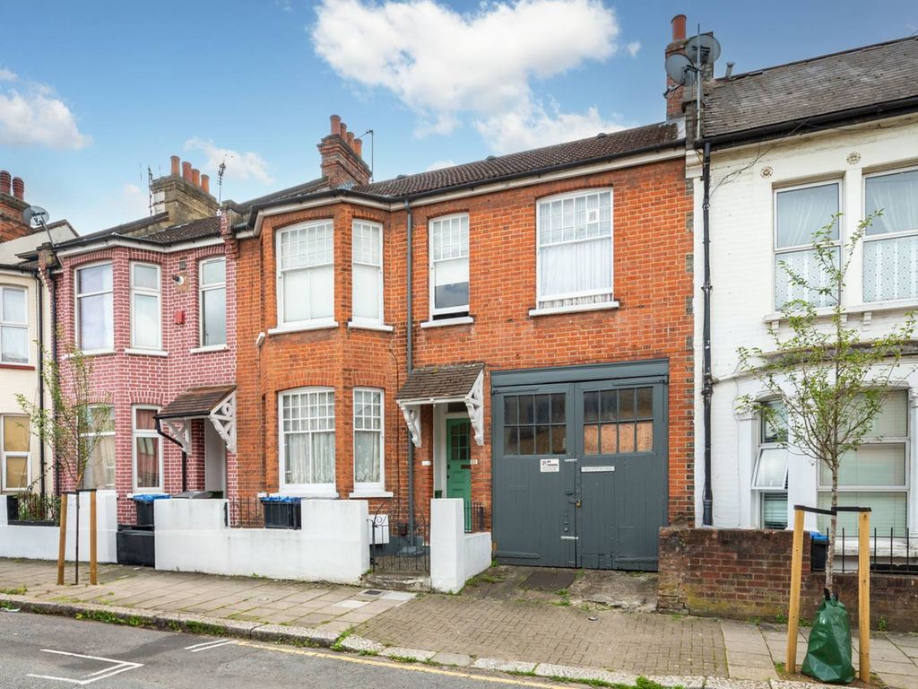 3 Bed Property For Sale In Villiers Road Dollis Hill London Nw2 £