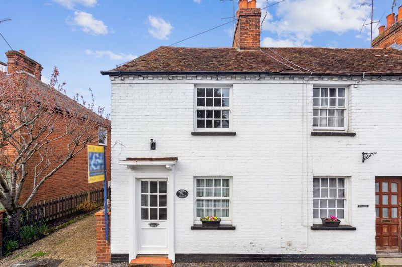 2 bed end terrace house for sale in High Street, Cookham, Maidenhead ...