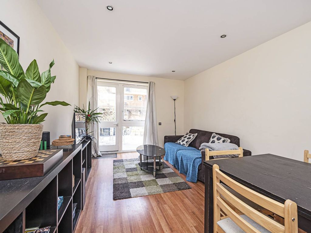 3 bed flat to rent in Hoxton Square N1, Hoxton, London,, £3,500 pcm ...