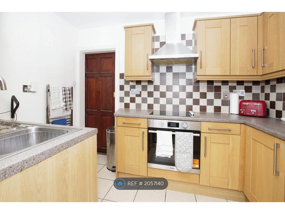 3 bed terraced house to rent in Alfreds Gardens, Barking IG11, £2,095 pcm - Zoopla