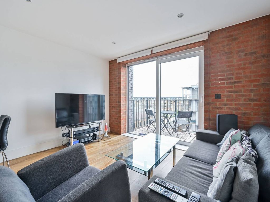 2 bed flat to rent in Warehouse Court, Major Draper Street, Woolwich ...