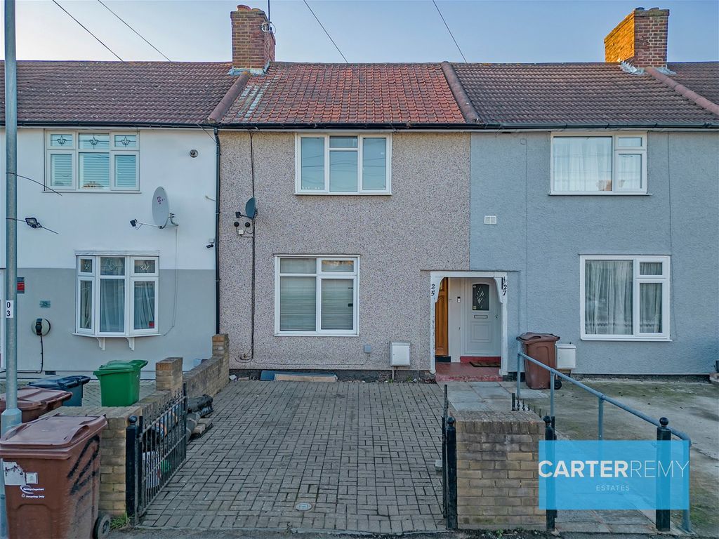 2 Bed Terraced House For Sale In Blomville Road Dagenham Rm8 £325 000
