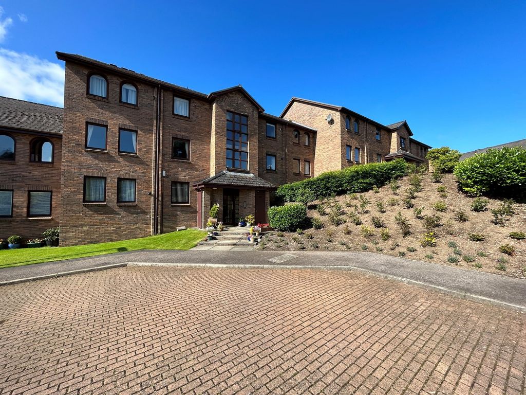 3 bed flat for sale in 17 Drummond Court, Drummond, Inverness. IV2, £ ...