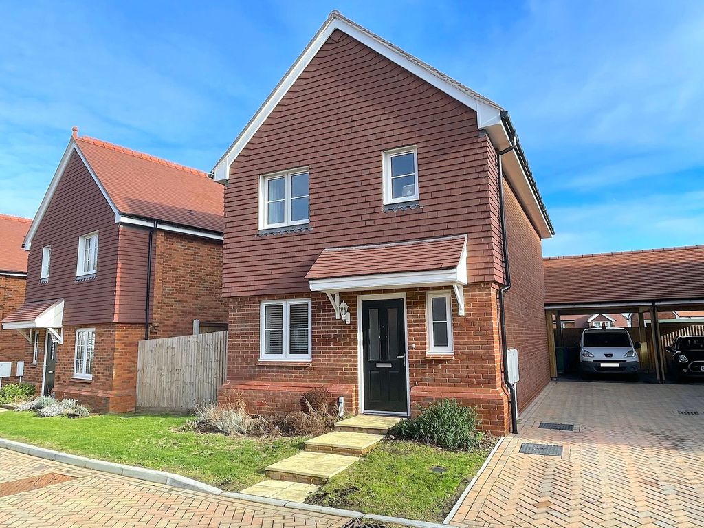 3 bed detached house for sale in Arden Close, Faversham ME13, £385,000 ...