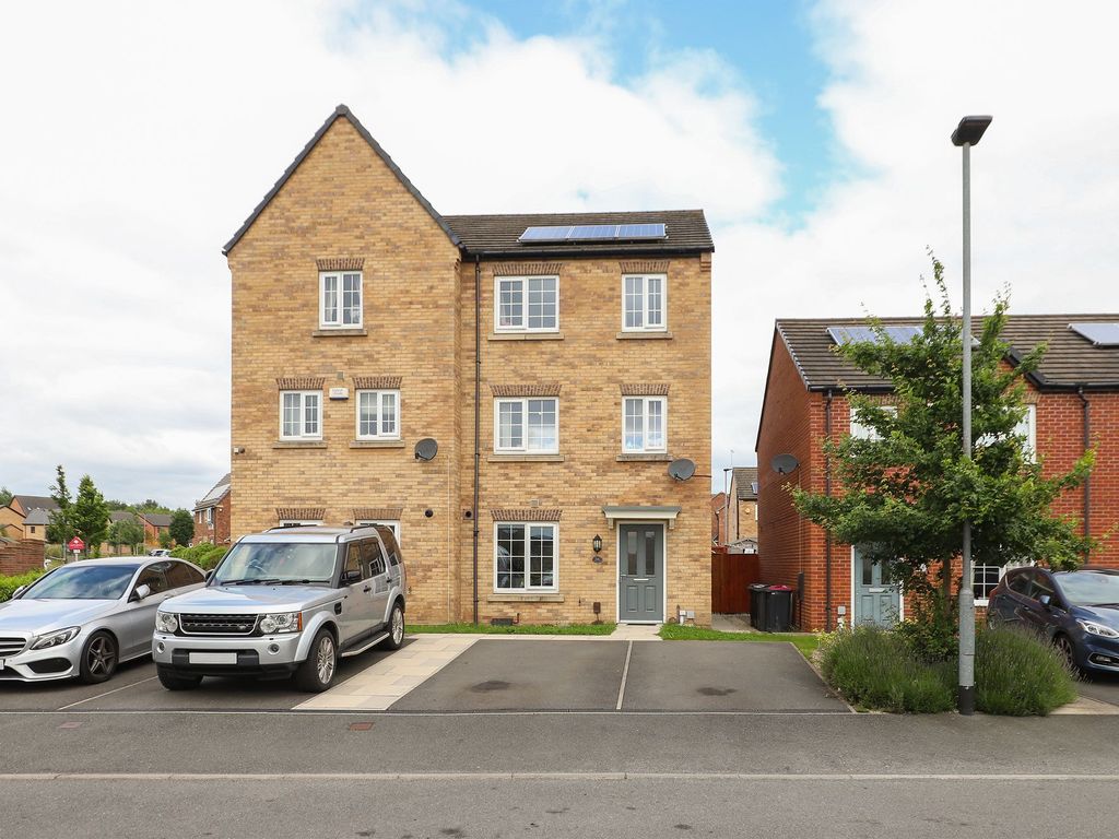4 bed town house for sale in Tissington Drive, Waverley S60, £290,000 ...