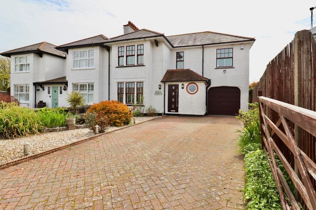3 Bed Semi Detached House For Sale In Droveway Gardens St Margarets At