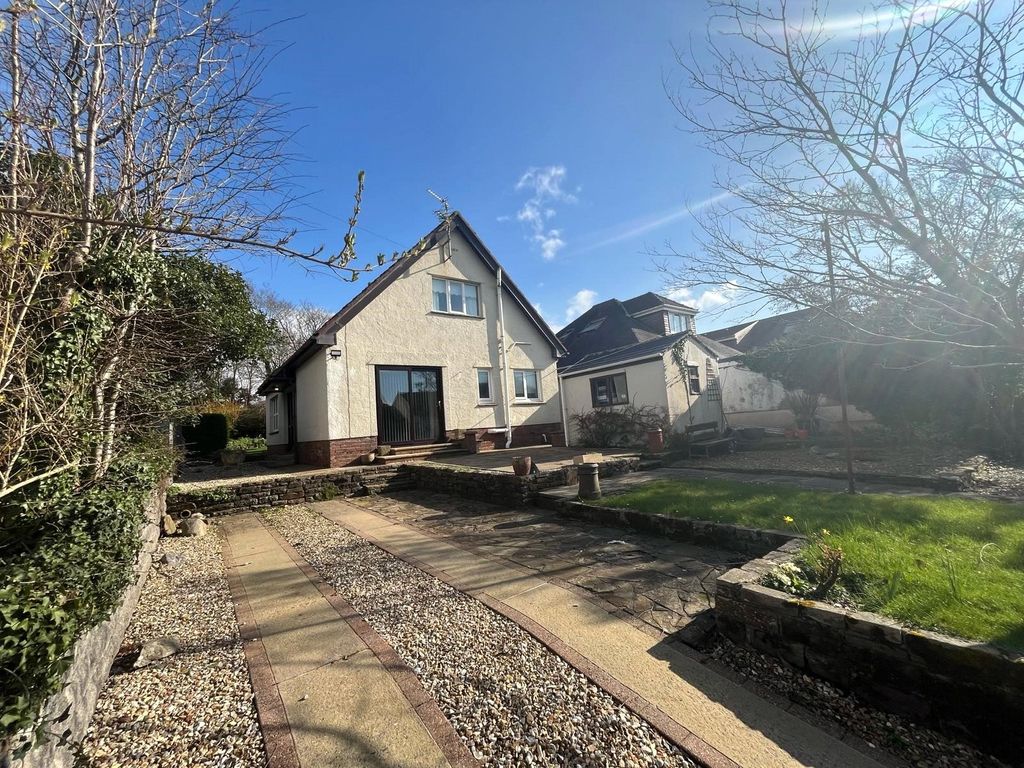 3 bed bungalow for sale in Pencaerfenni Lane, Crofty, Abertawe ...