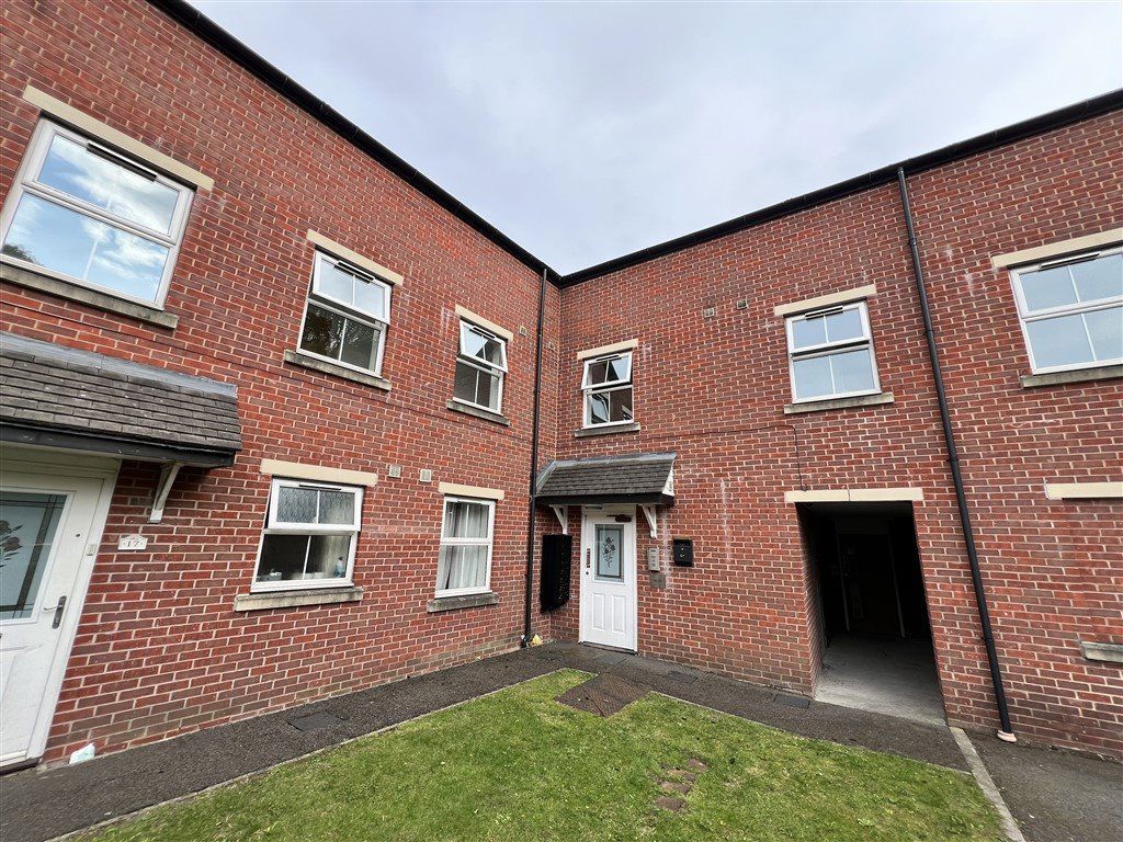 2 bed flat to rent in Ashdown Court, Knottingley WF11, £550 pcm - Zoopla