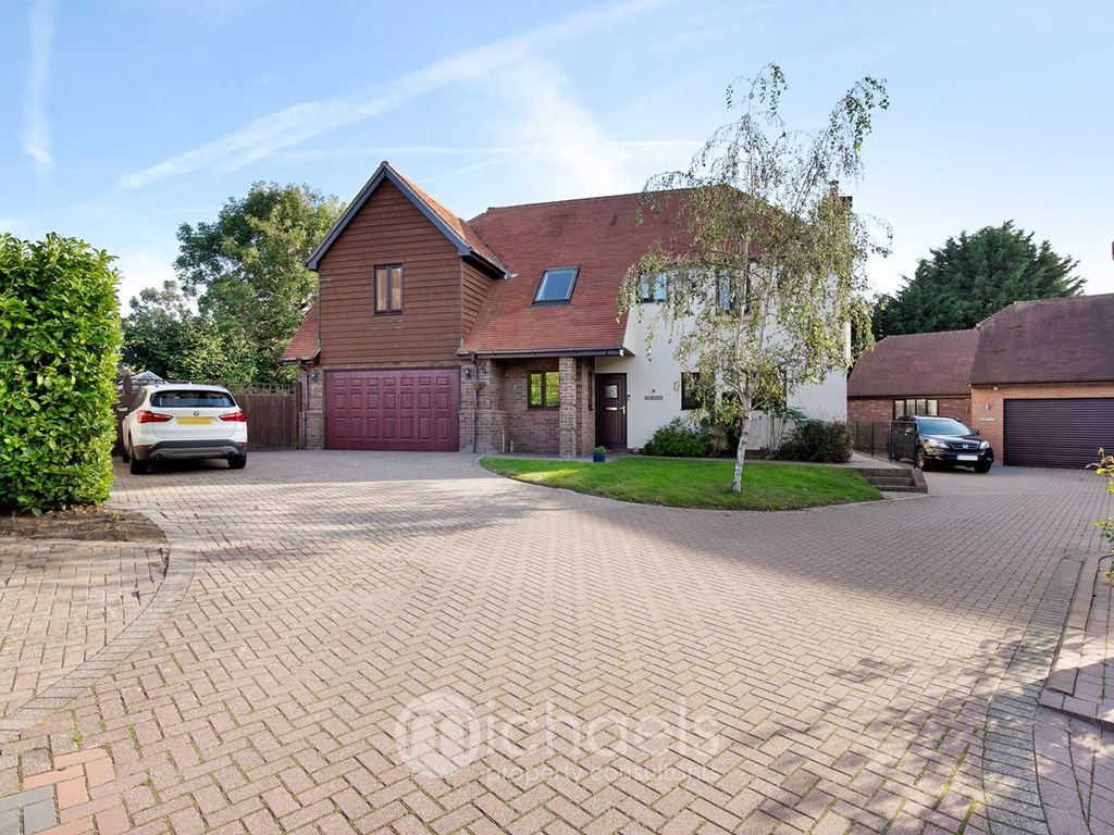 4 Bed Detached House For Sale In Westwood Hill Braiswick Colchester