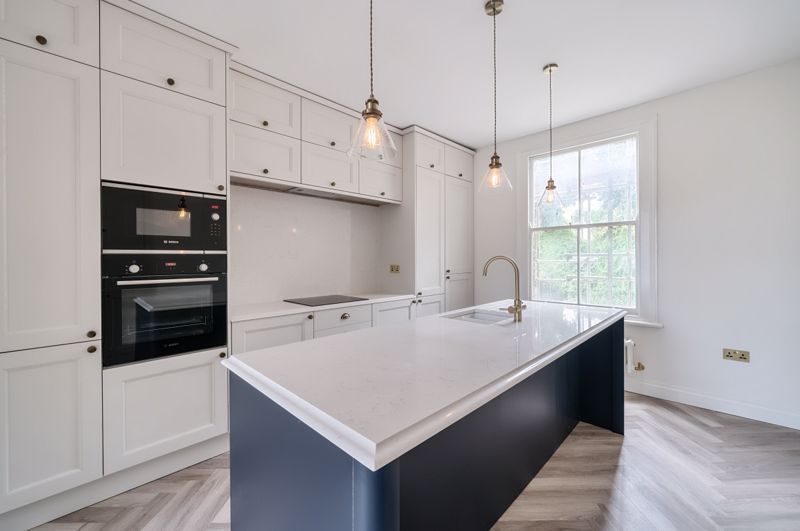 3 bed flat to rent in Bennett Park, London SE3, £3,350 pcm - Zoopla