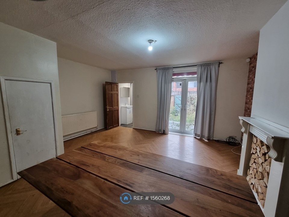 3 bed terraced house to rent in Lordsmead Street, Manchester M15 - Zoopla