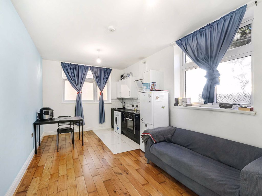 1 bed flat for sale in Windmill Place, Southall UB2 - Zoopla