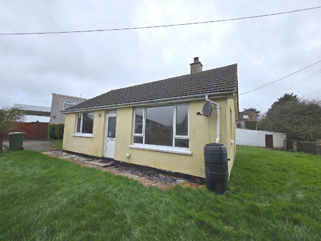 2 bed detached bungalow to rent in Fraddam Road, Fraddam, Hayle TR27, £ ...