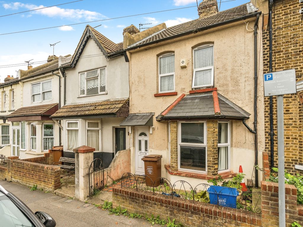 3 Bed Terraced House For Sale In Marlborough Road Gillingham Kent Me7