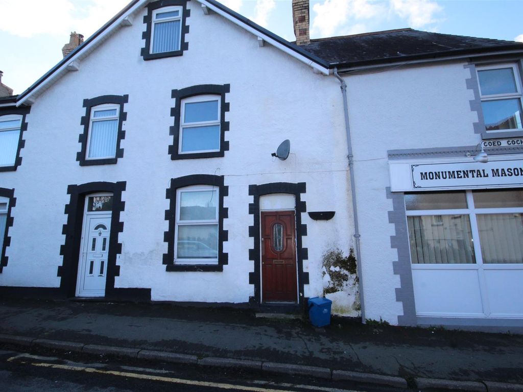 2 bed maisonette for sale in Coed Coch Road, Old Colwyn, Colwyn Bay ...
