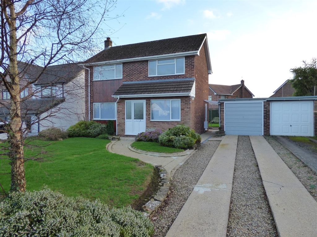 3 bed detached house to rent in Mounton Road, Chepstow NP16, £1,350 pcm ...