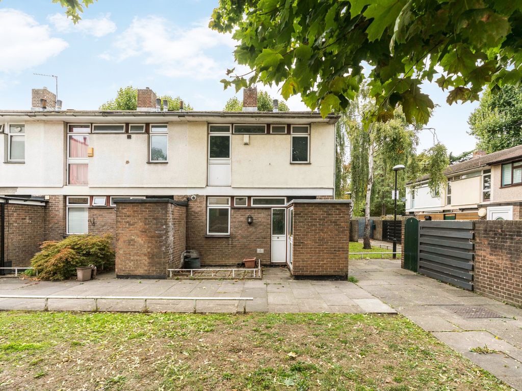 3 bed end terrace house for sale in The Kennoldes, Croxted Road, London ...