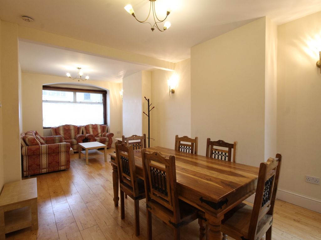 3 bed terraced house to rent in Holbrook Road, London E15 - Zoopla