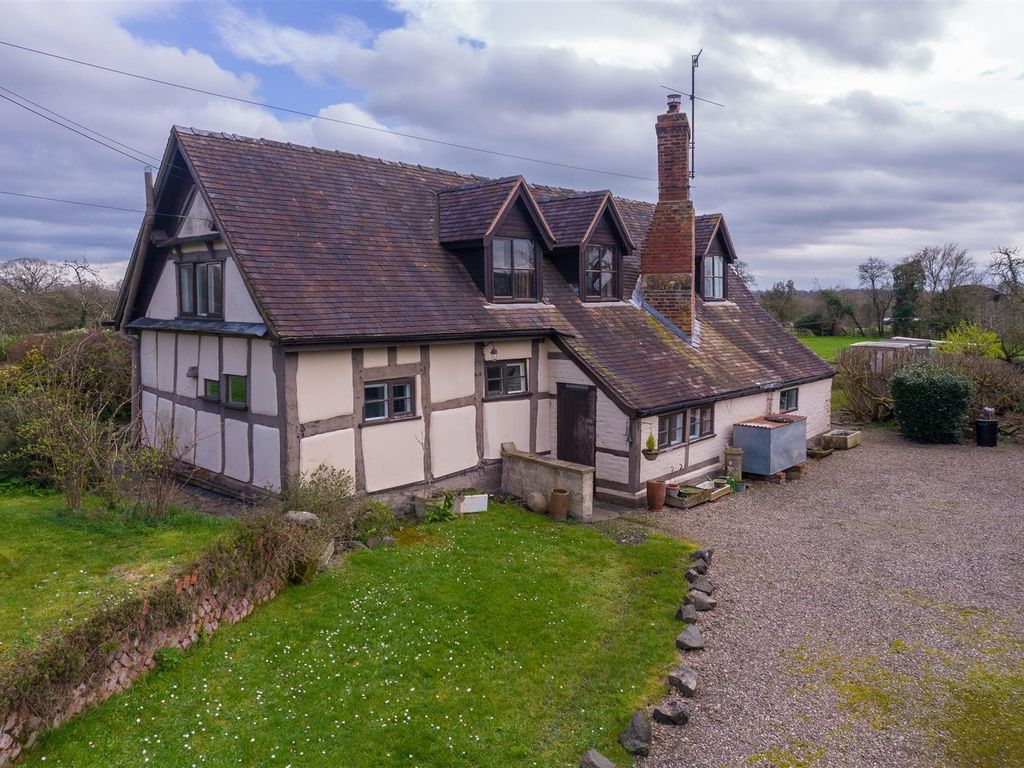 3 bed detached house for sale in Hook Common, Hanley Castle, Worcester ...