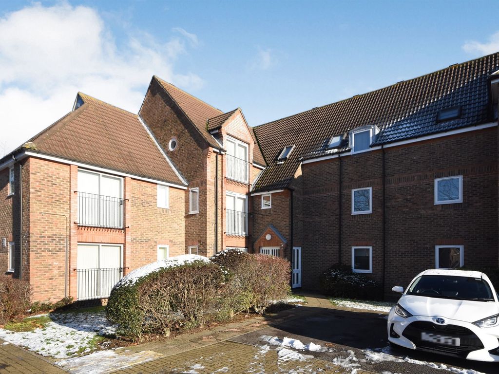 2 bed flat for sale in Beeleigh Link, Springfield, Chelmsford CM2 - Zoopla
