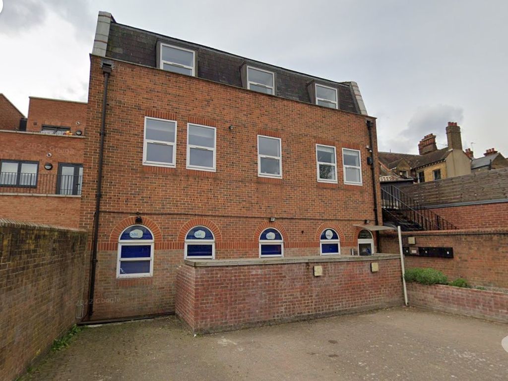 Office to let in Walters Yard, Bromley BR1, £16,000 pa - Zoopla