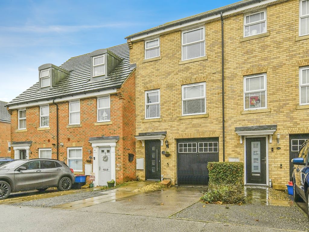 4 bed terraced house for sale in Hayward Close, Stevenage ...
