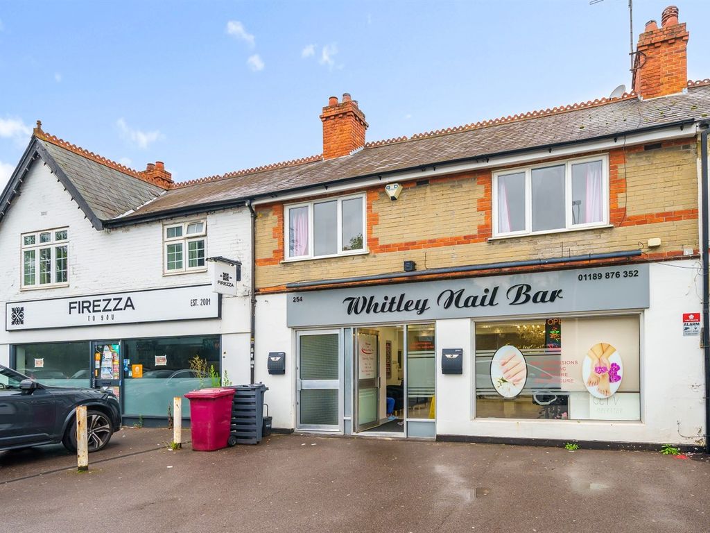 2 bed flat to rent in Shinfield Road, Reading RG2, £1,295 pcm - Zoopla