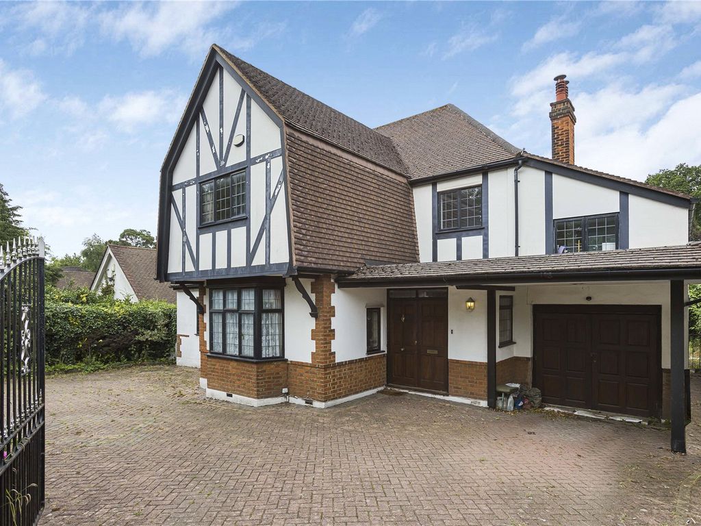 5 bed detached house for sale in Cockfosters Road, Hadley Wood, Herts ...