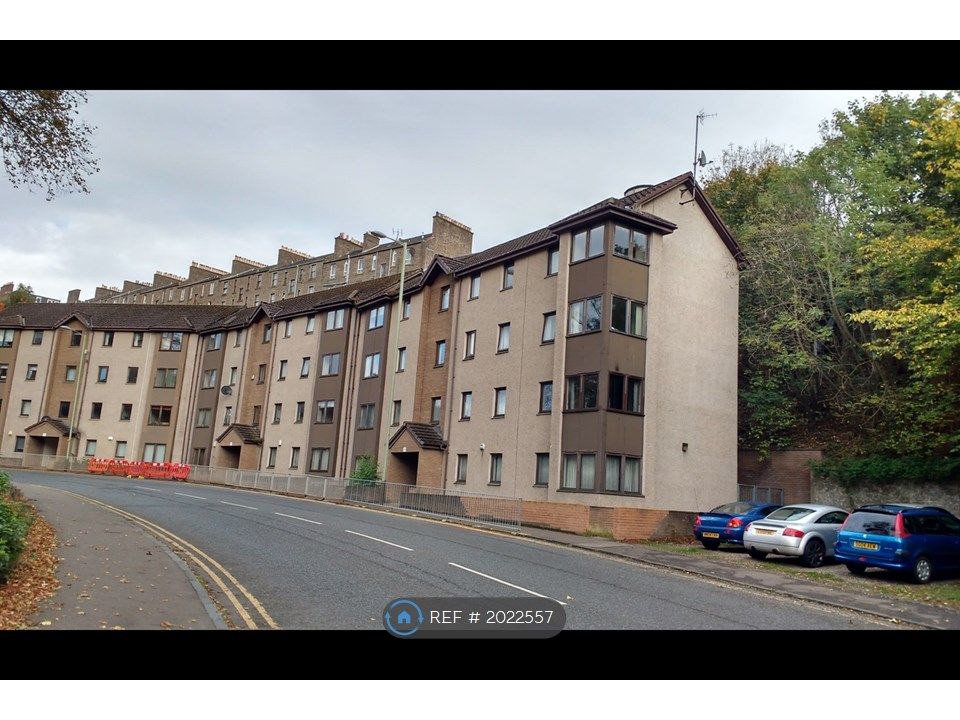 2 bed flat to rent in Lochee Road, Dundee DD2, £775 pcm - Zoopla