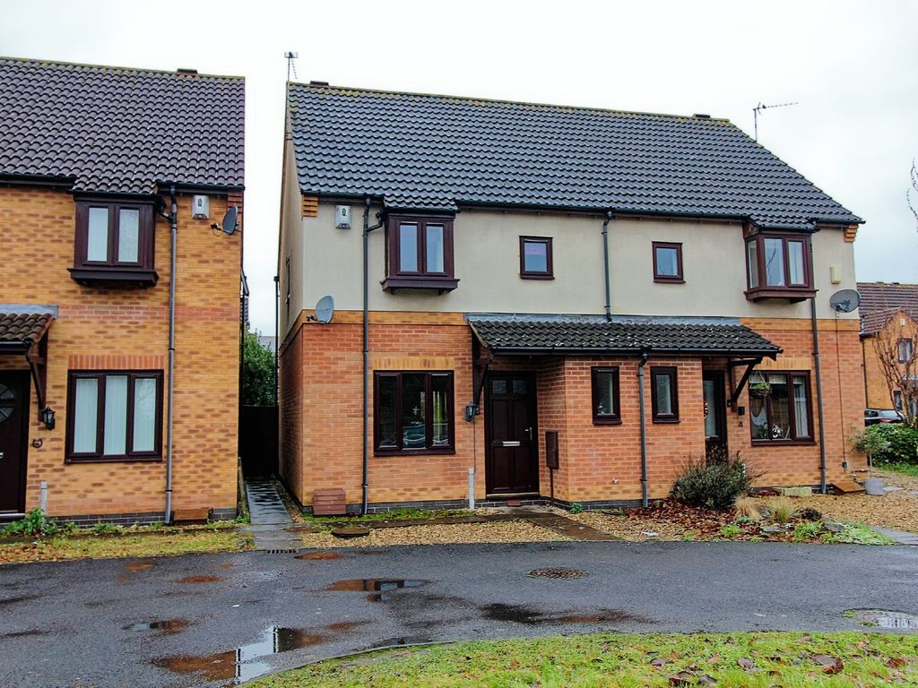 3 Bed Semi Detached House For Sale In Brighton Close Wigston Le18 £