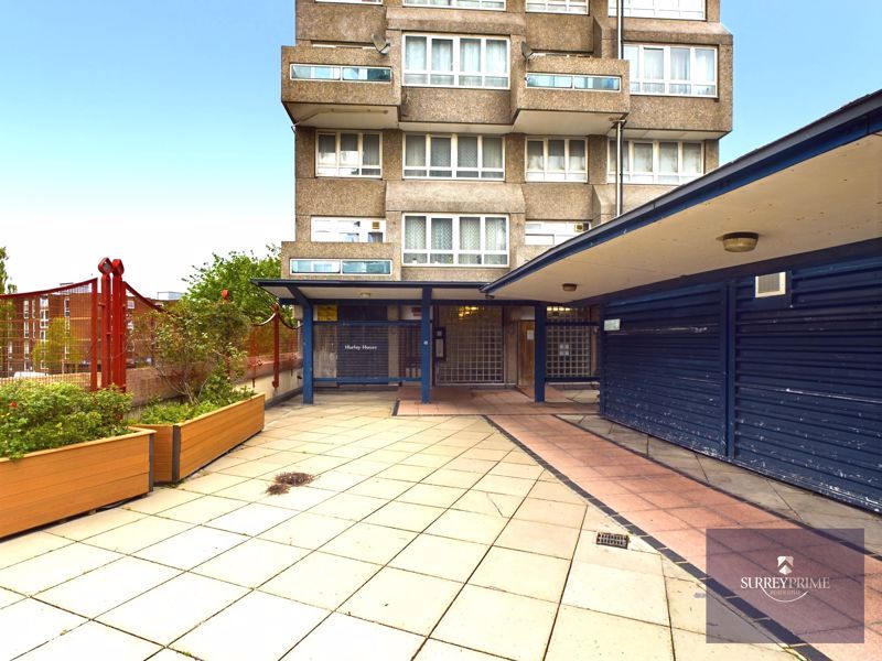 2 bed flat for sale in Kennington Lane, London SE11, £335,000 - Zoopla