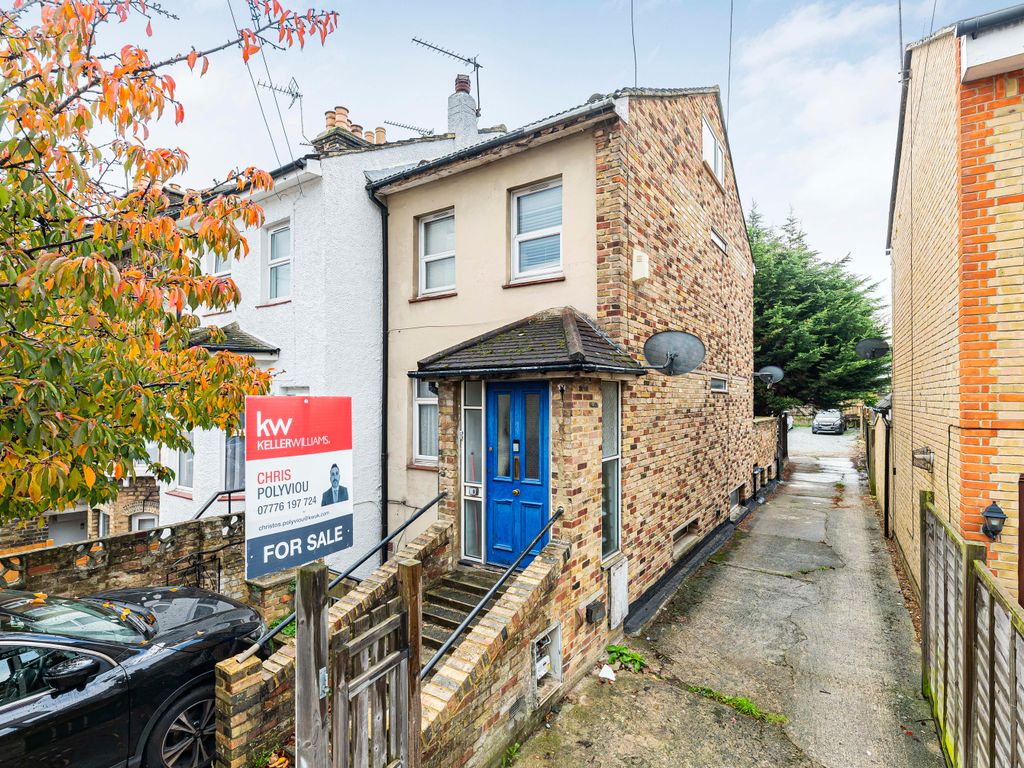 3 Bed Maisonette For Sale In Oval Road Croydon Surrey Cr0 £375 000