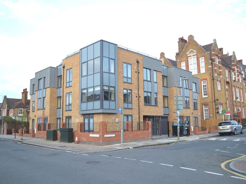 1 bed flat to rent in Ensham Court, Gatton Road, Tooting SW17, £1,550 ...