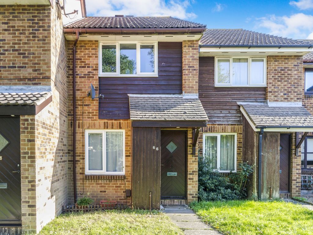 2 Bed Terraced House To Rent In Woodrush Cresent Locks Heath