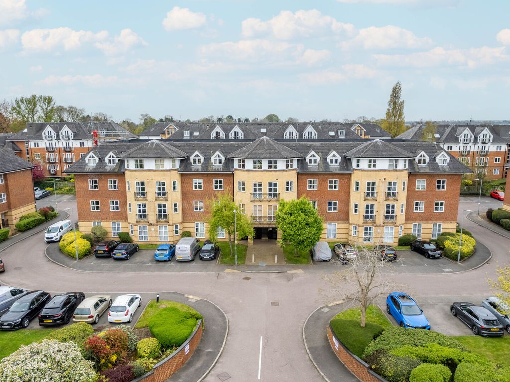 2 bed flat for sale in Cheltenham Court, Dexter Close, St. Albans ...