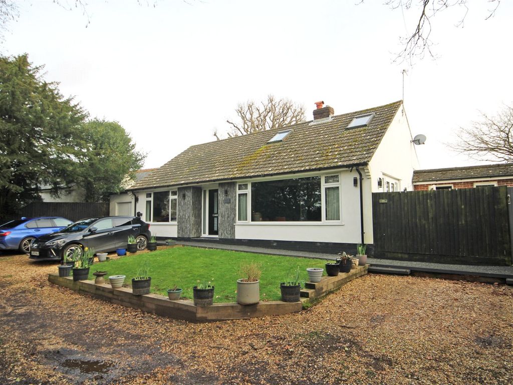 4 bed bungalow for sale in Everton Road, Hordle, Lymington, Hampshire SO41, £750,000 - Zoopla