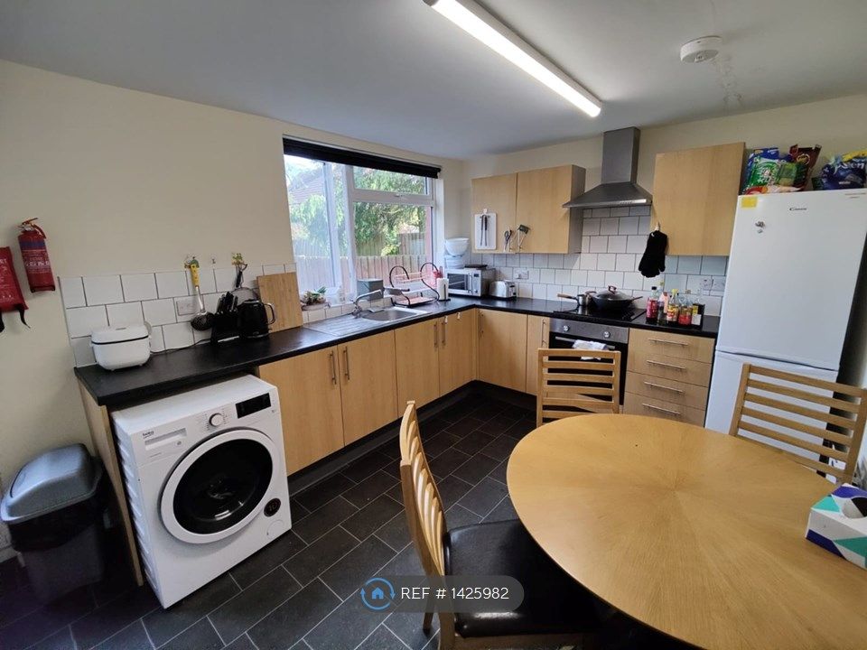 4 bed terraced house to rent in John Rous Avenue, Coventry CV4 - Zoopla