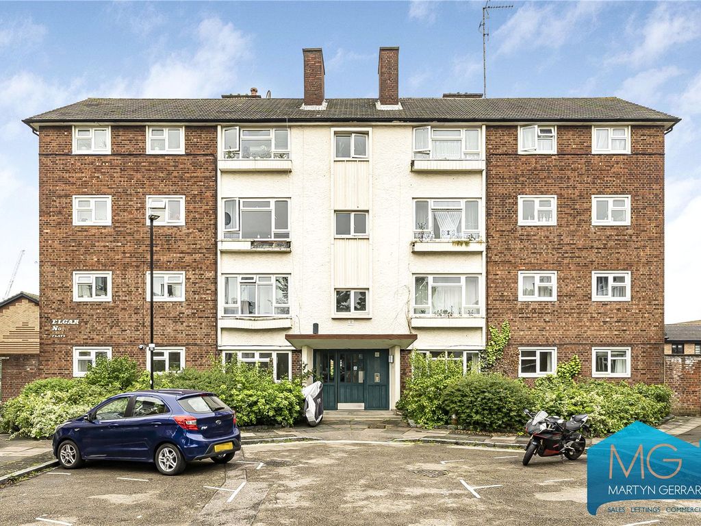 3 bed flat for sale in Boyton Close, Crouch End N8, £400,000 - Zoopla