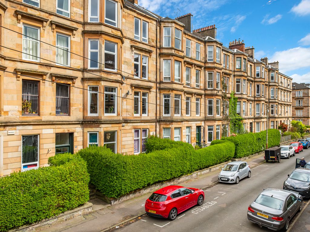 2 bed flat for sale in Finlay Drive, Dennistoun, Glasgow G31, £210,000 ...
