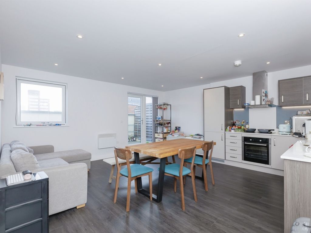 2 bed flat for sale in Chatham Street, Leicester LE1, £230,000 - Zoopla