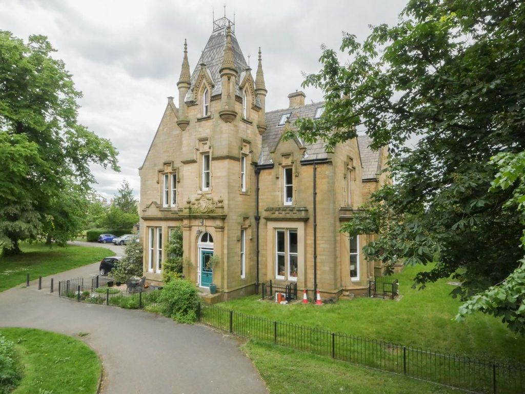 2 bed flat for sale in New Street, Farsley, Pudsey LS28, £185,000 - Zoopla