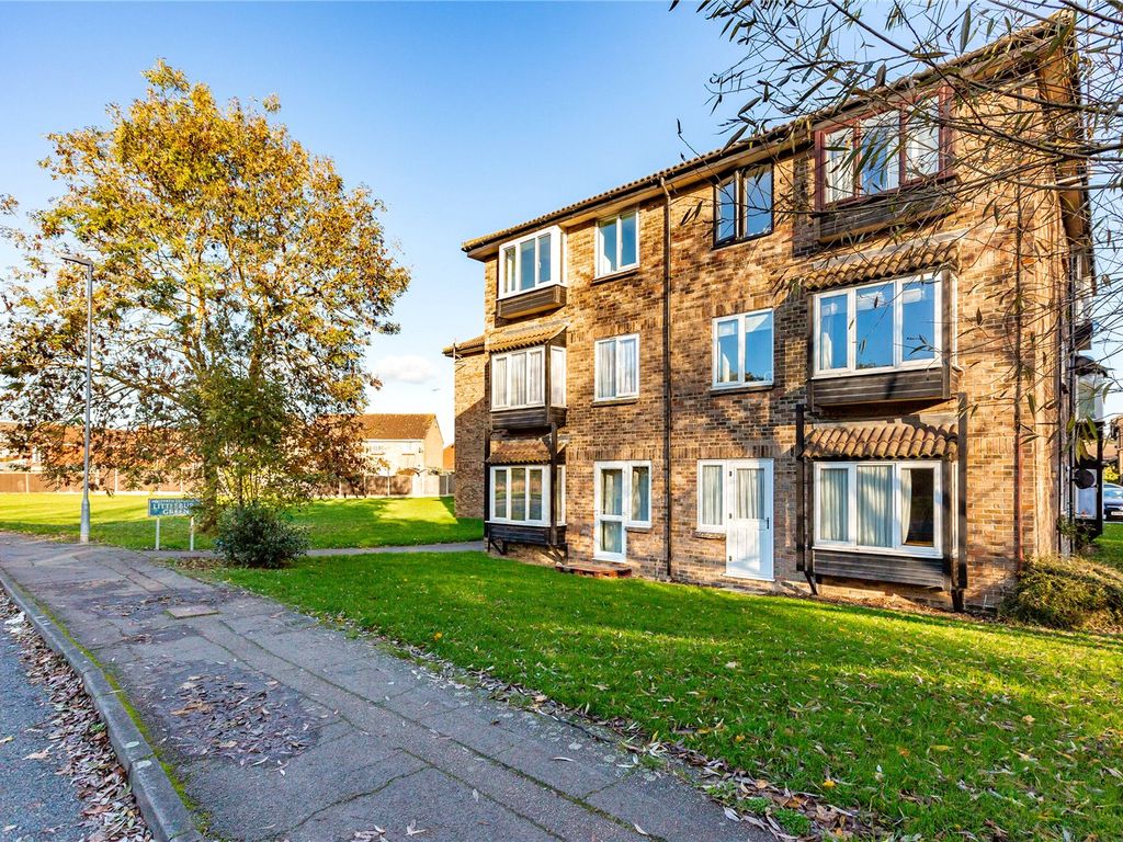 1 bed flat for sale in Littlebury Green, Basildon, Essex SS13, £90,000 ...